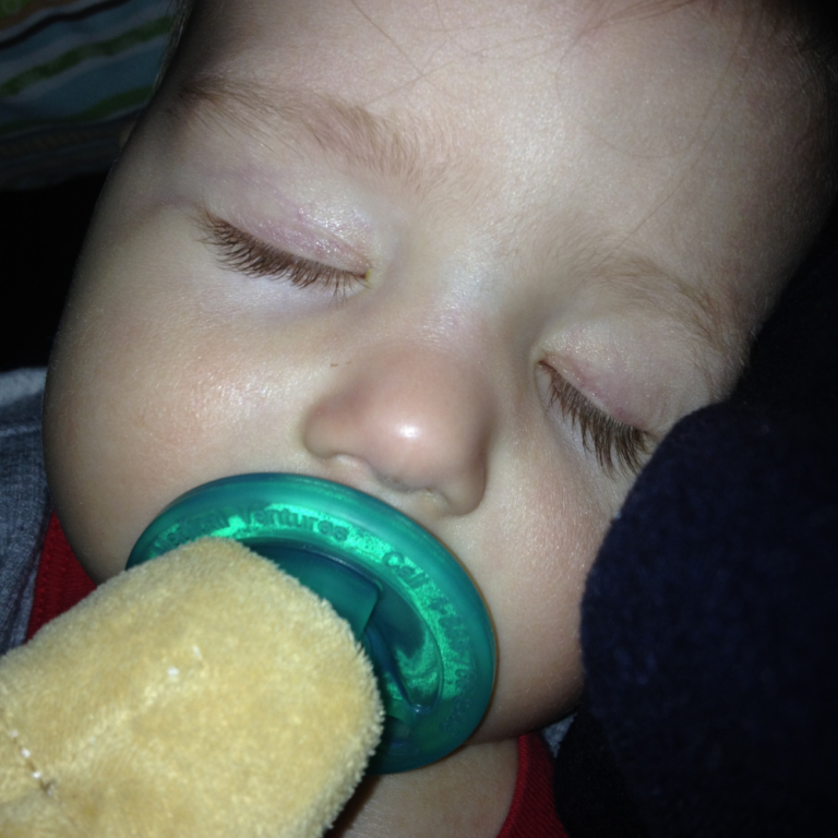 Get a Painless Latch + Latching Breastfeeding Video - breezybreastfeeding.com